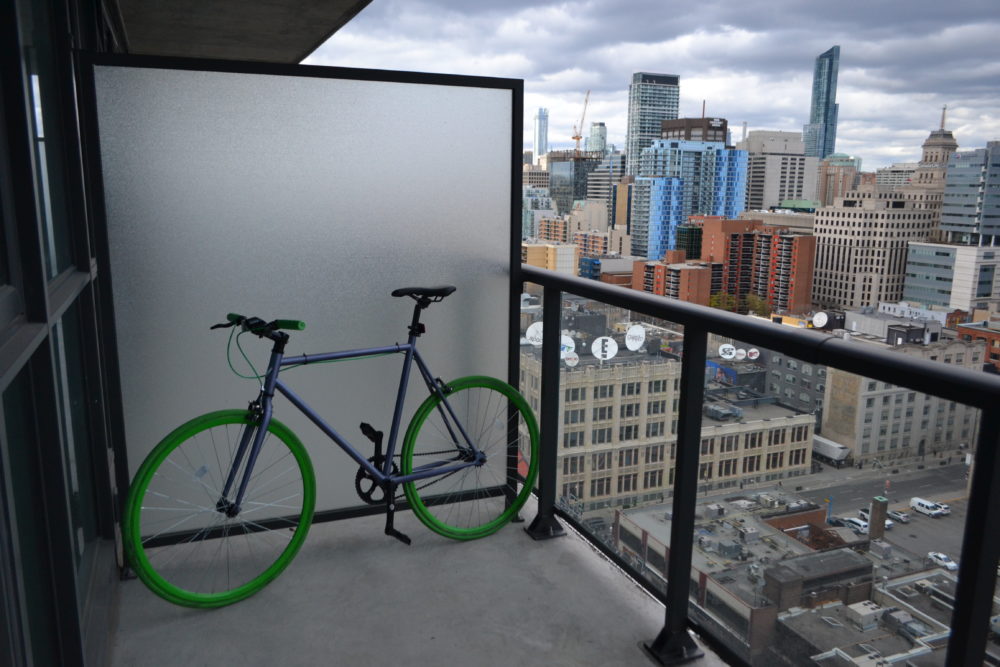 Where to Stay: Pros and Cons of Hotels, Hostels, and Airbnbs