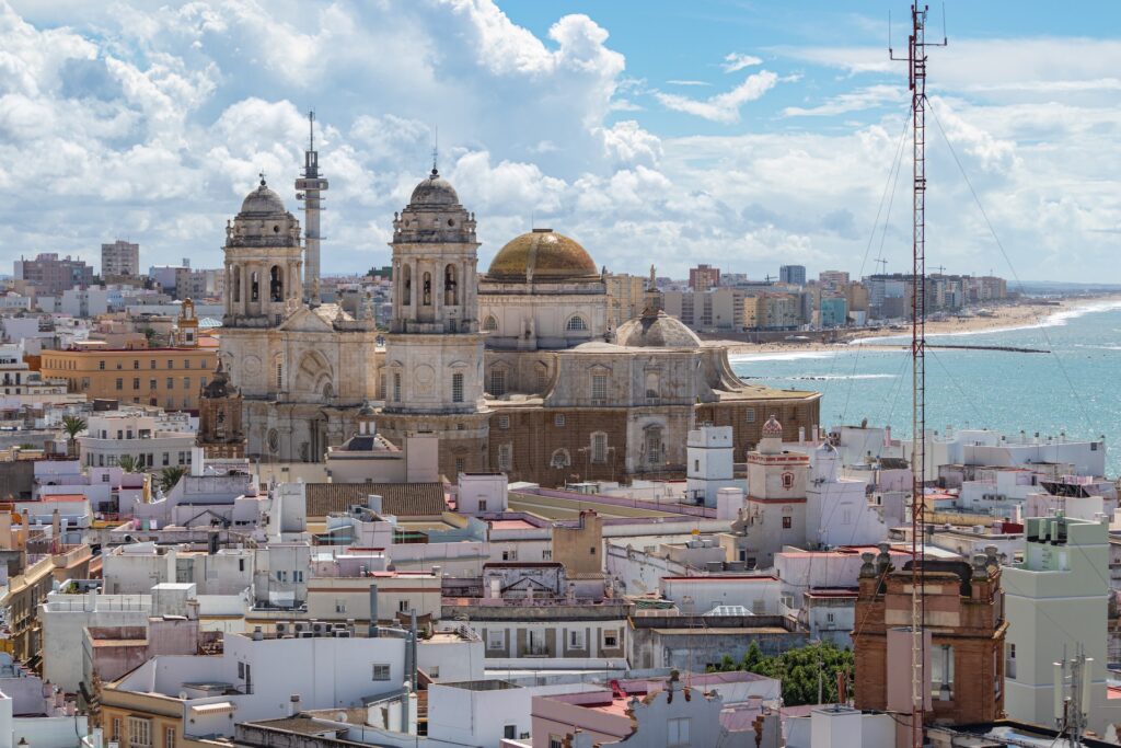 Day Trip: Sevilla to Cádiz, Spain – The Girl Who Goes