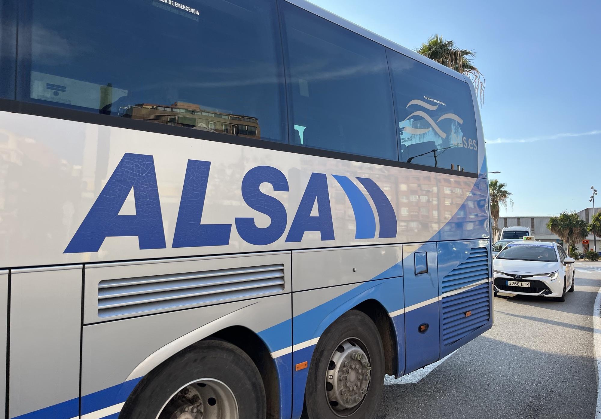 ALSA Bus Review: My Trip from Madrid to Granada, Spain